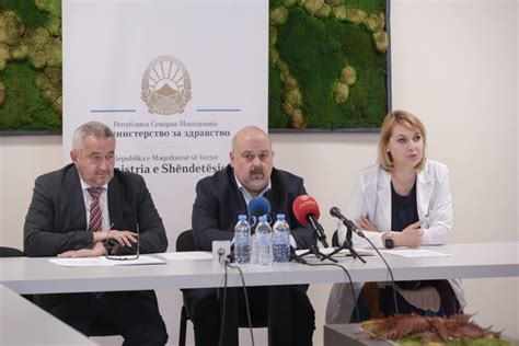 Министерство ️Заменик министерот Јовица Андовски заедно со директорот на ФЗО Сашо Клековски