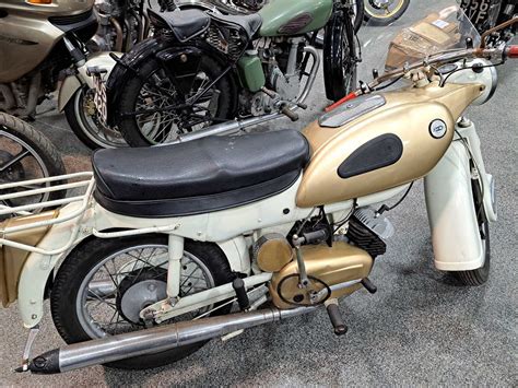 Lot 8 1968 Ariel Arrow