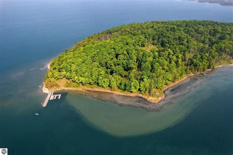5 Best Things To Do In Drummond Island Isle Keys