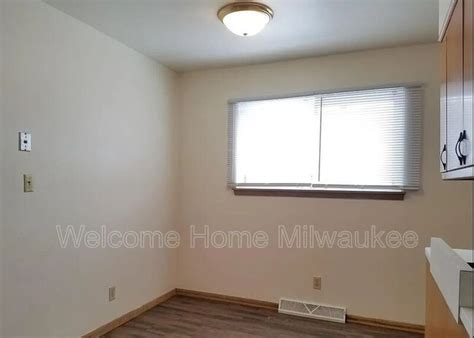 6747a N 75th St Milwaukee Wi 53223 Condo For Rent In Milwaukee Wi