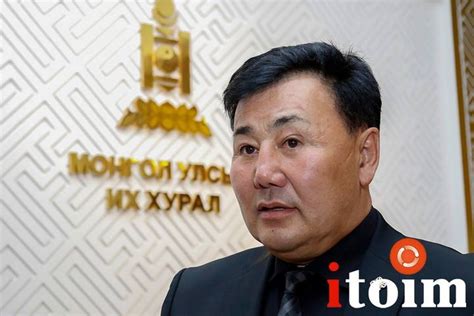 Б Баттөмөр Монголбанкны ерөнхийлөгч нарт хариуцлага тооцохгүй байх заалтыг хассан