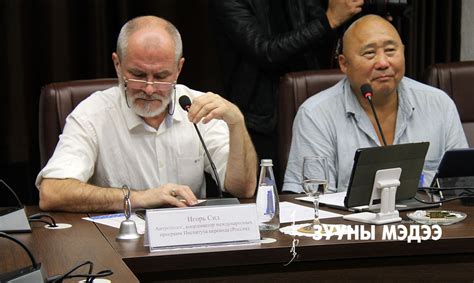 Фото Утга зохиолын орчуулагч бол ирээдүйн мэргэжил