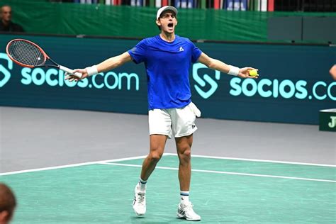 Atp Shanghai Arnaldi Supera La Pioggia E Struff