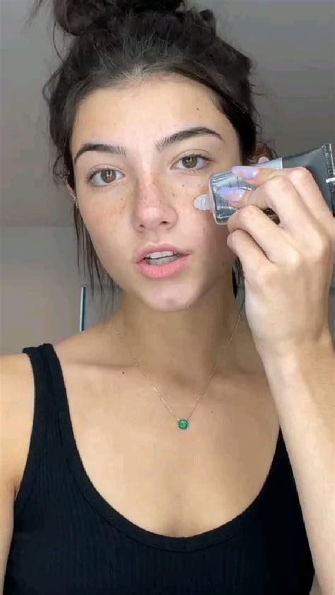 Charli Идеи причесок Примеры макияжа Идеи макияжа