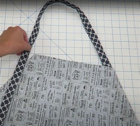 Easy To Make Apron Tutorial