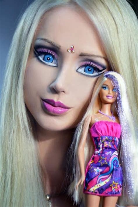 Estetik Hastalığı Yaşayan Barbie Valeria Kizlarsoruyor