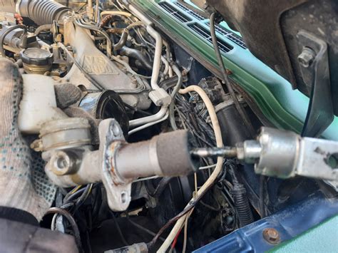 Замена главного цилиндра сцепления на Pajero 2 6g72 — Mitsubishi Pajero 2g 3 л 1997 года