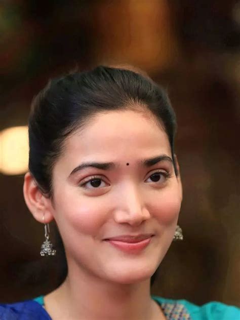 National Crush 12th Fail Actress Medha Shankar Educational Qualifications Biography In Hindi