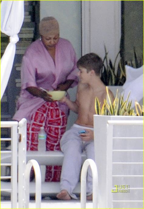 Justin Bieber Shirtless Time In Miami Photo Justin Bieber