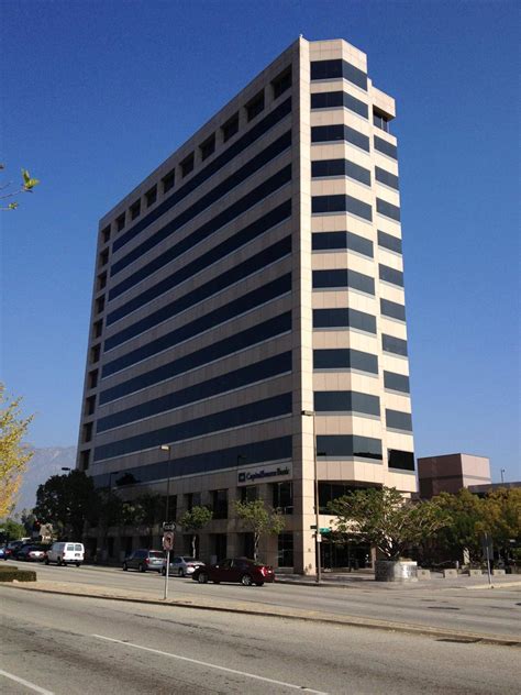 Gateway Plaza 300 N Lake Ave Jll Properties Us
