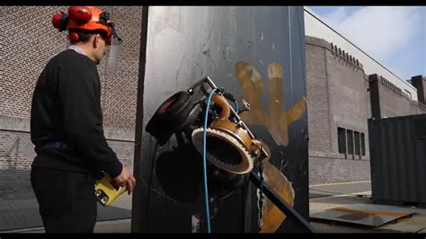 M4 Magnetic Robotic Crawler Uhp Hydroblasting Blast Solution Youtube