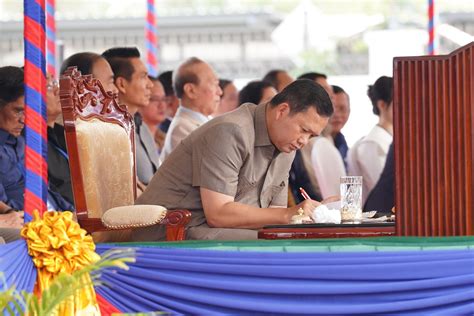 សម្តេចបវរធិបតី ហ៊ុន ម៉ាណែត៖ ខ្ញុំមិនបន្ទោស លោក សម រង្ស៉ី និង លោកស្រី មូរ សុខហួរ នោះទេ