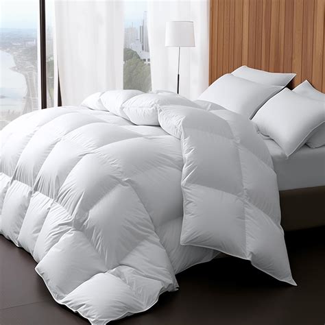 Wellos Luxury Goose Feather Down California King Comforter