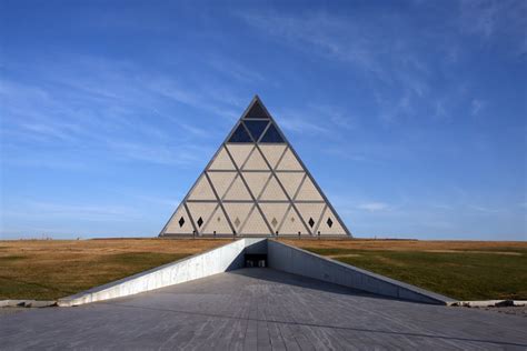 Дворец Мира и Согласия в Астане история строительства и описание