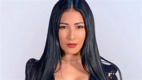 Simaria Abusa Do Decote E Deixa Seios à Mostra Observatório Dos Famosos