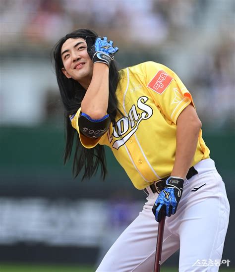 구자욱 저 예쁜가요 [포토]｜스포츠동아