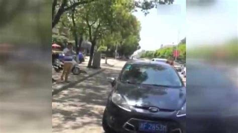 实拍小三当街被拽出车外被脱掉上衣推倒在地高清1080p在线观看平台腾讯视频 实拍小三当街被拽出车外被脱掉上衣推倒在地高清1080p在线观看平台腾讯视频