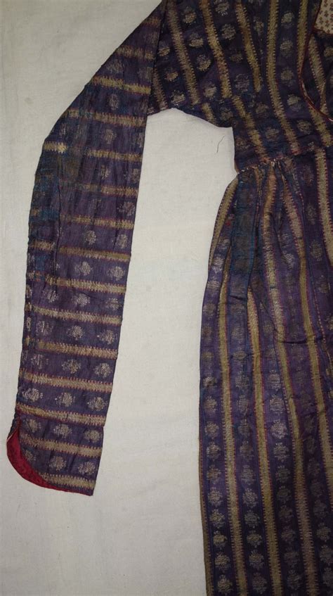 Himroo Costume From Deccan India This Himroo Weaving Done In Deccan