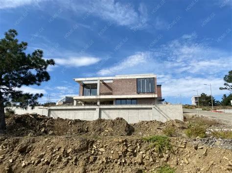 იყიდება სახლი ლისის ტბა