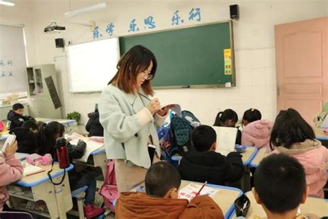 課後有延時服務，暑假還有託管服務，你們是不打算讓老師休息了？ 每日頭條