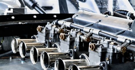 자동차 엔진의 클로즈업 사진 Unsplash의 무료 도닝턴 파크 이미지