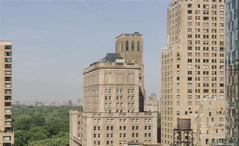 The Manhattan Club Luxury Hotel In New York City