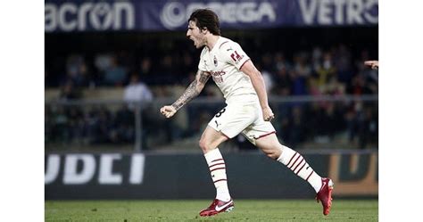 Mentrend След 10 месеца извън футбола Сандро Тонали се завръща на терена