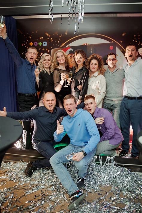 С Днем защитника отечества Мы любим и ценим наших мужчин В нашей компании 34 мужчины Они