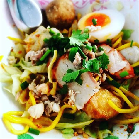 ร้าน ก๋วยเตี๋ยวแคะโคตรเครื่อง คอนแวนต์ ซอยคอนแวนต์ รีวิวร้านอาหาร