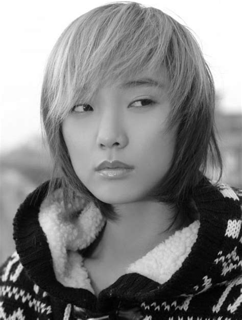 组图：王珞丹写真另类红发秀风情 搜狐娱乐