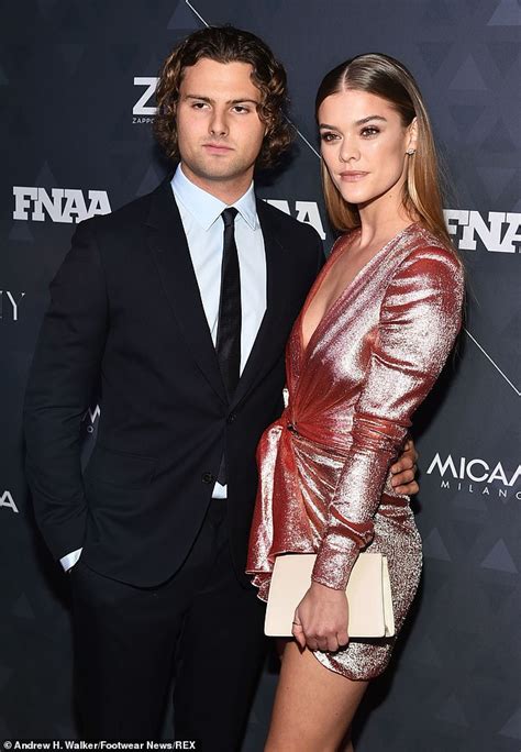 Nina Agdal Goes Completely Naked In Turks And Caicos Snap Daily Mail Online