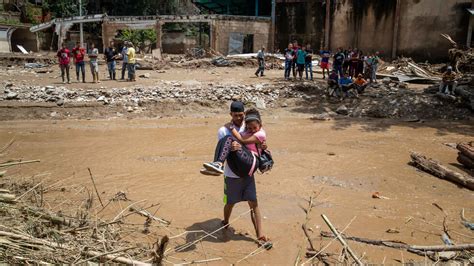 Расте броят на загиналите при водното бедствие във Венецуела ВИДЕО СНИМКИ Nova