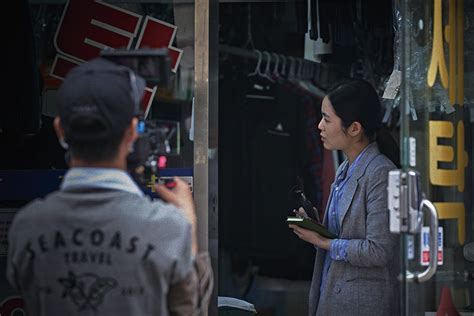 [리뷰] ‘마루이 비디오 레트로 미디어를 활용한 미스터리 추리물