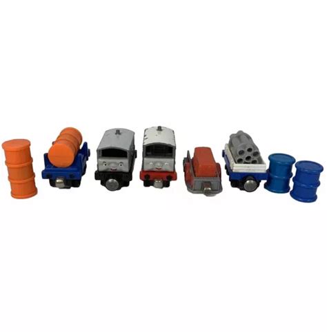 Thomas The Tank Engine Train Set Carriages And Cargo Bundle X 5 £999