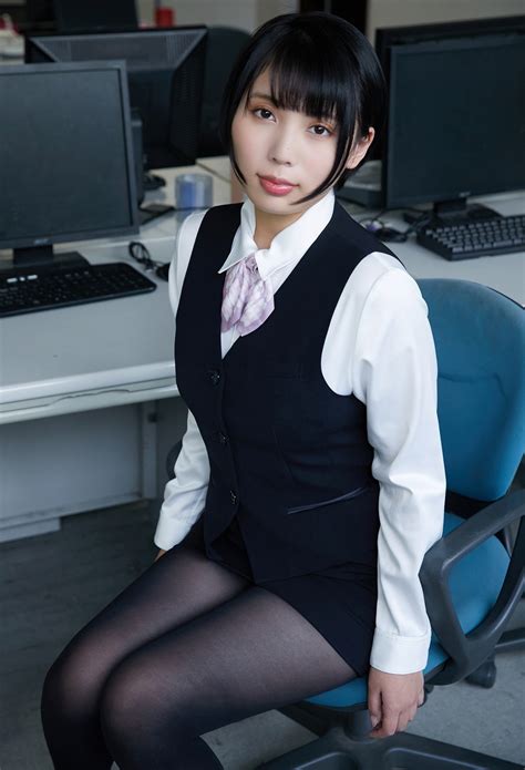 Kaoru Yasui 安位薫 デジタル写真集 「新入社員の安位さん」