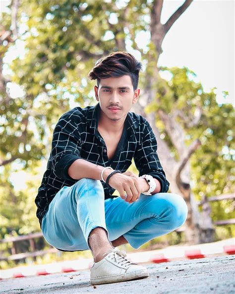 Latest Best Photoshoot Poses For Boys Boysphotoposes Photoshoot