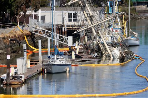 Fuel Containment And Safety Job Begins At East Bay Vessel Sinking Site