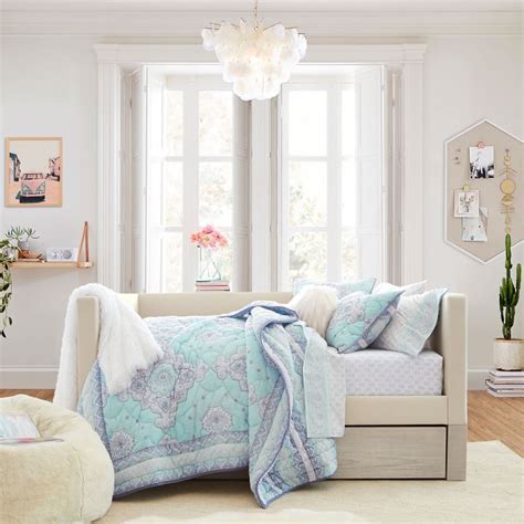 Bailey Daybed With Trundle Teen Bed Pottery Barn Teen