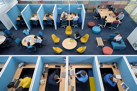 Dynamic Office Floor With Flexible Work Zones Background Dynamic