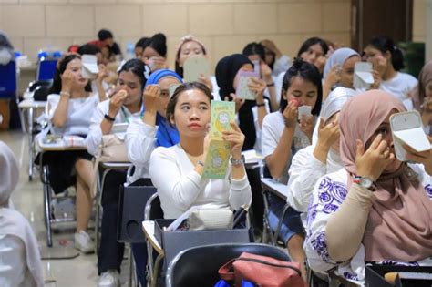Rumah Muda Indonesia Gelar Training Make Up Class Linimassa Id