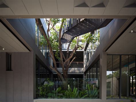 Intersecting Planes Architecture