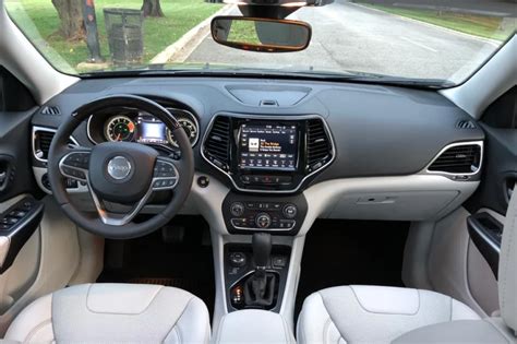 2019 Jeep Cherokee 175 Interior Photos Us News And World Report