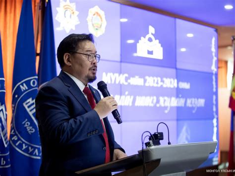 Г Занданшатар Мэдлэгийн эдийн засгийг хөгжүүлэх үндсэн хөшүүрэг нь их сургууль юм Isee Mn