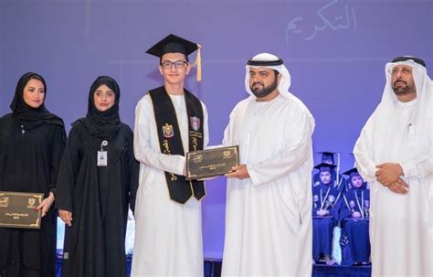 سمو الشيخ محمد بن حمد بن محمد الشرقي ولي عهد الفجيرة يكرم أوائل