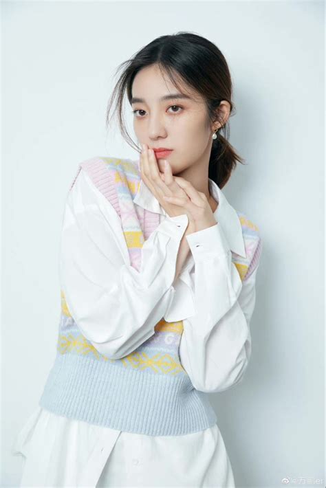 Wan Peng وان بينغ Alien Girl Beautiful Girl Face Celebs