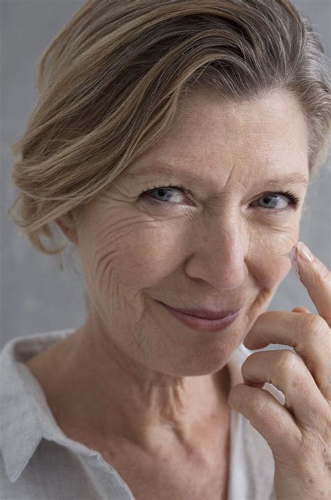 Pin On Beautiful Older Women Age Photos Beautiful Old Woman