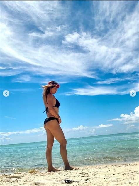 Andrea Legarreta En Bikini Sin Filtros A Sus 54 Años