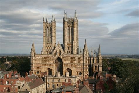 10 Greatest Examples Of Gothic Architecture In England Discover Walks