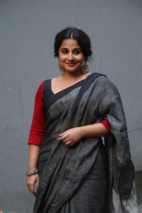 Hindi Actress Bollywood Actress Saree Hairstyles Vidya Balan Black Saree Indian Model Hair
