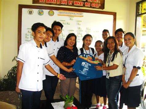 Consumer Groups Receive Eco Bags Info Materials